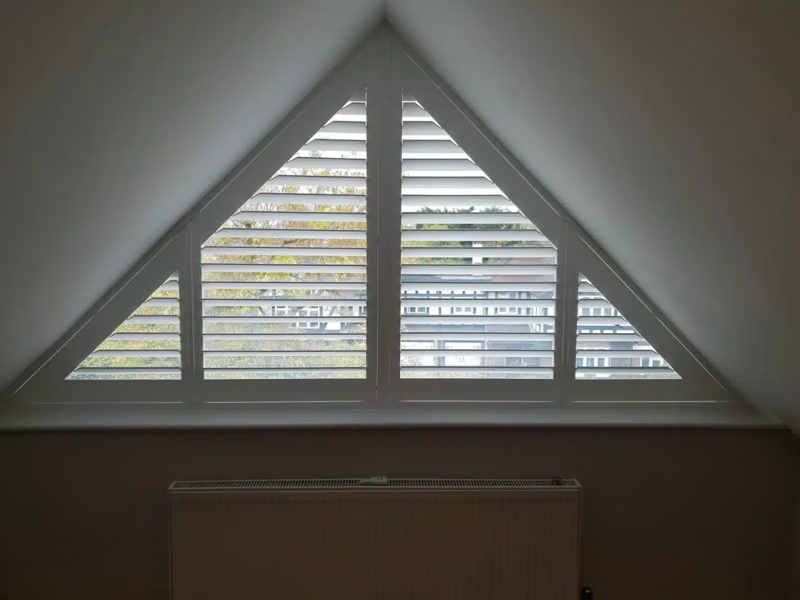 Wooden Shutter Blinds: 7 Stunning Styles for 2025
